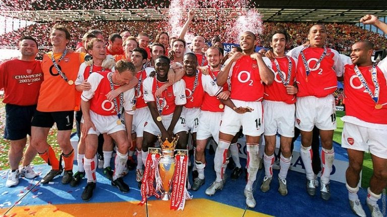 Đội hình Arsenal 2004 bất bại giờ ra sao?